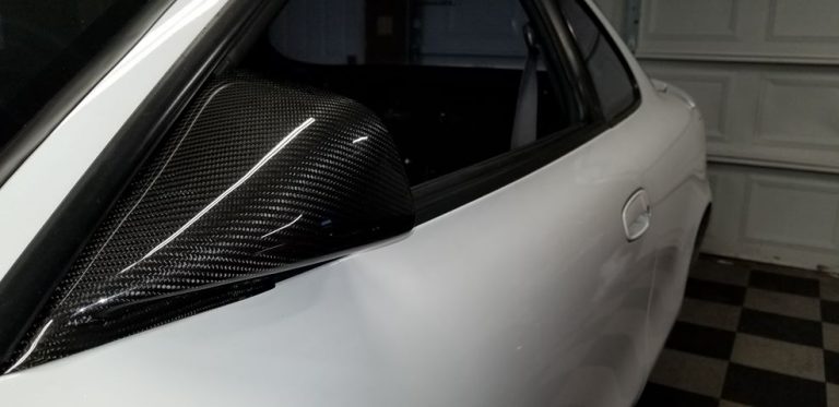 TTE carbon fiber mirrors installed on the car.