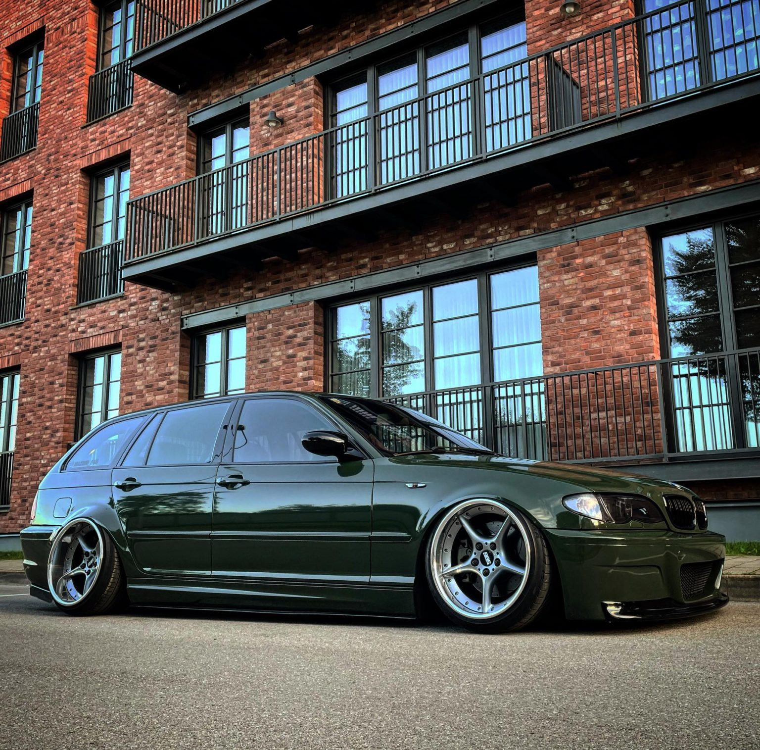 Rear Spoiler for BMW 3 E46 Touring from Carbon Fiber