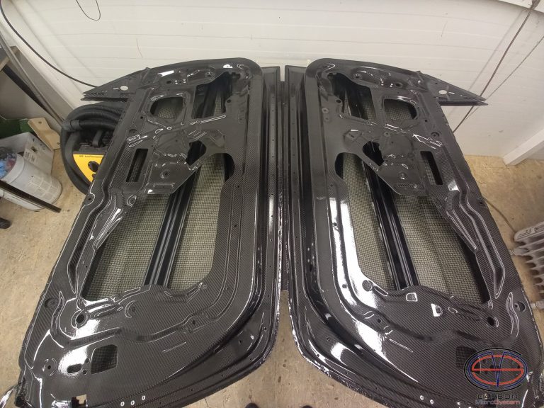 Carbon fiber doors for BMW M3 E92